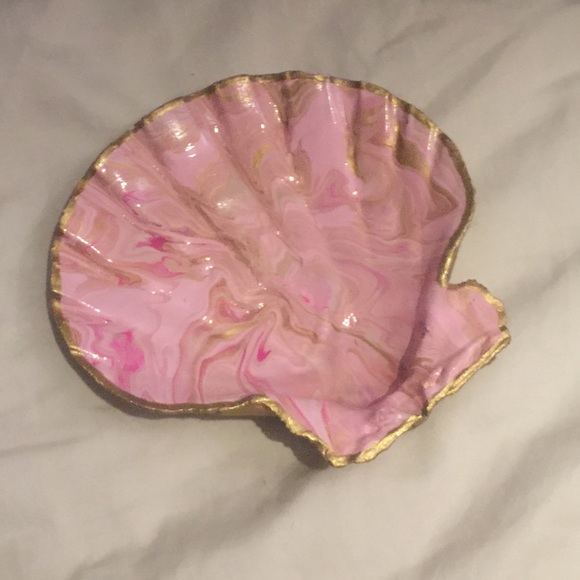 Accents | Gold And Pink Swirled Inlay Seashell Clam Shell | Poshmark